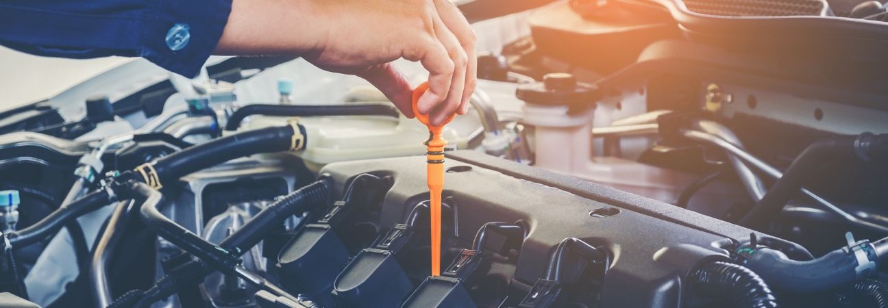 Car Care Basics: 5 Signs You Need Your Oil Changed Immediately